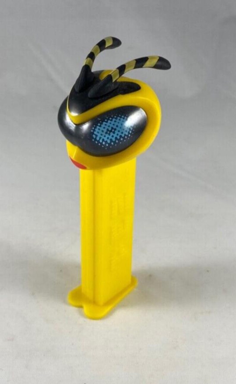 PEZ Bumble Bee Candy Dispenser Hornet Wasp Buzz Bug Yellow Stem With ...