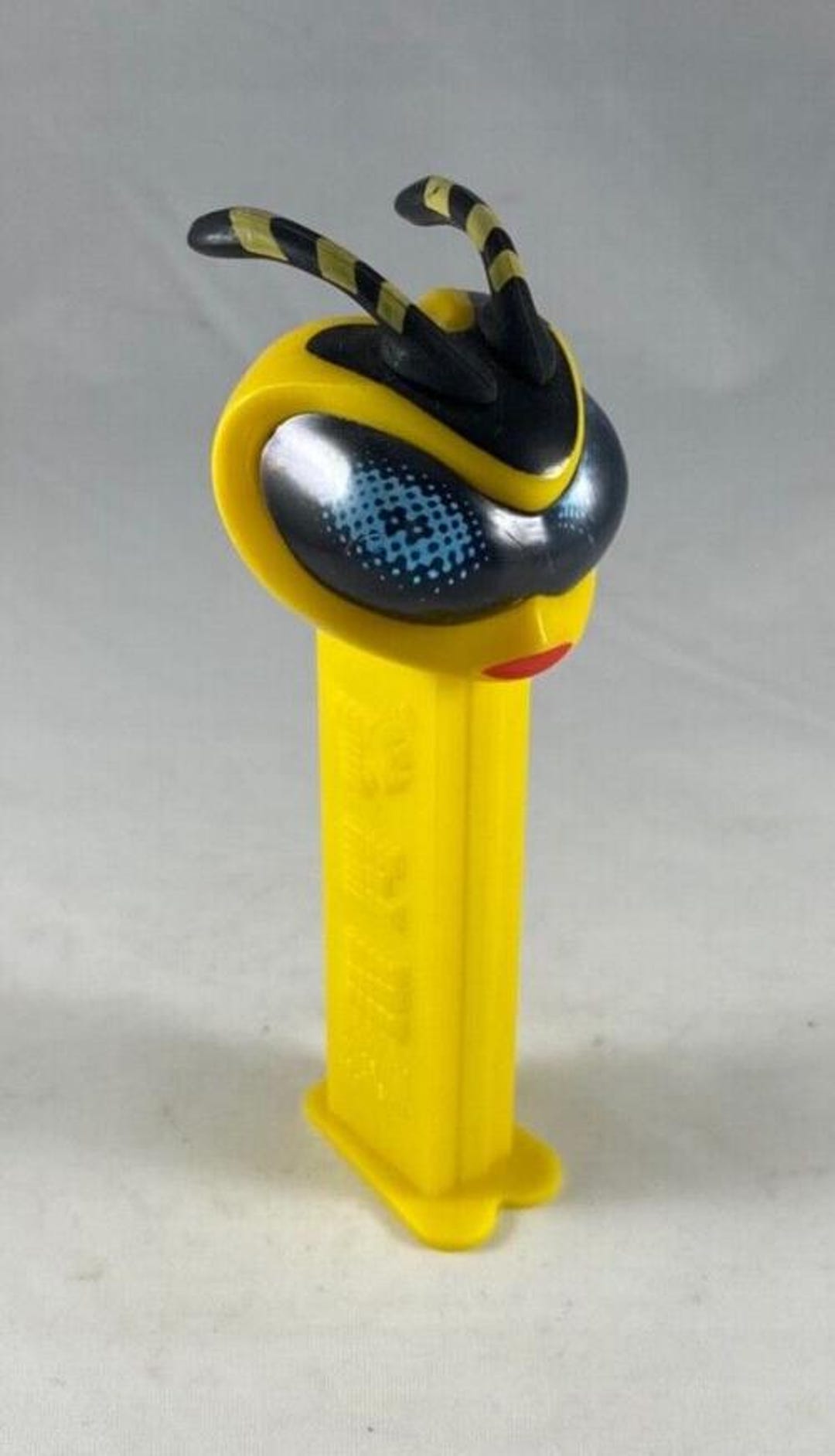 PEZ Bumble Bee Candy Dispenser Hornet Wasp Buzz Bug Yellow Stem With ...