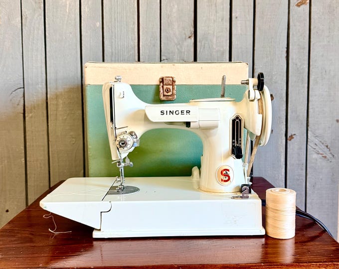 Vintage Singer Featherweight 221K Sewing Machine With Original Case ...
