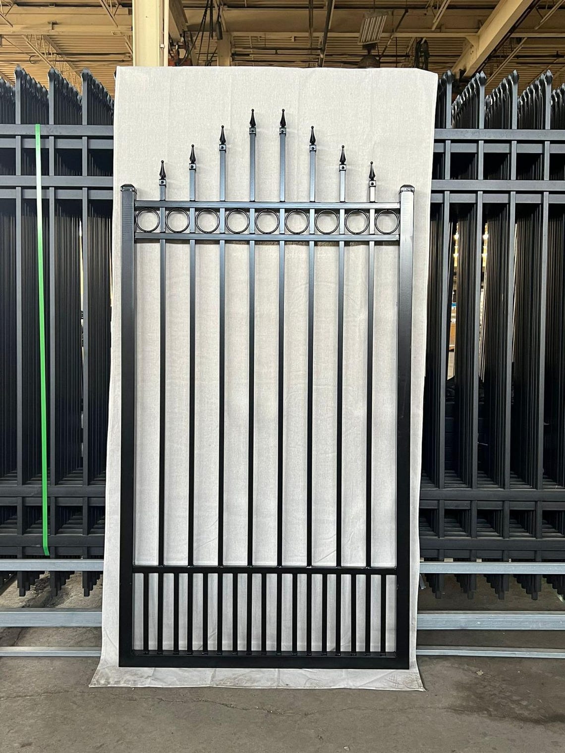 Classic Vertical Bar Steel Gate With Spear Tops | Outdoor Iron Fence ...
