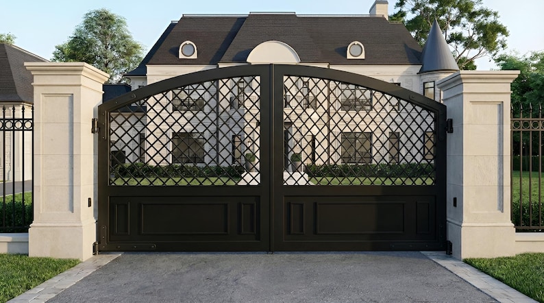 Crisscross Iron Estate Driveway Gate: Handcrafted Classic X-pattern ...