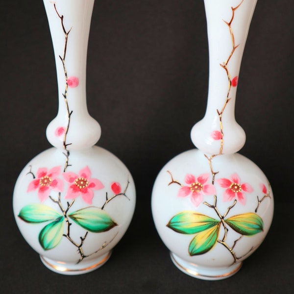 Milk Glass Vase - Etsy Canada