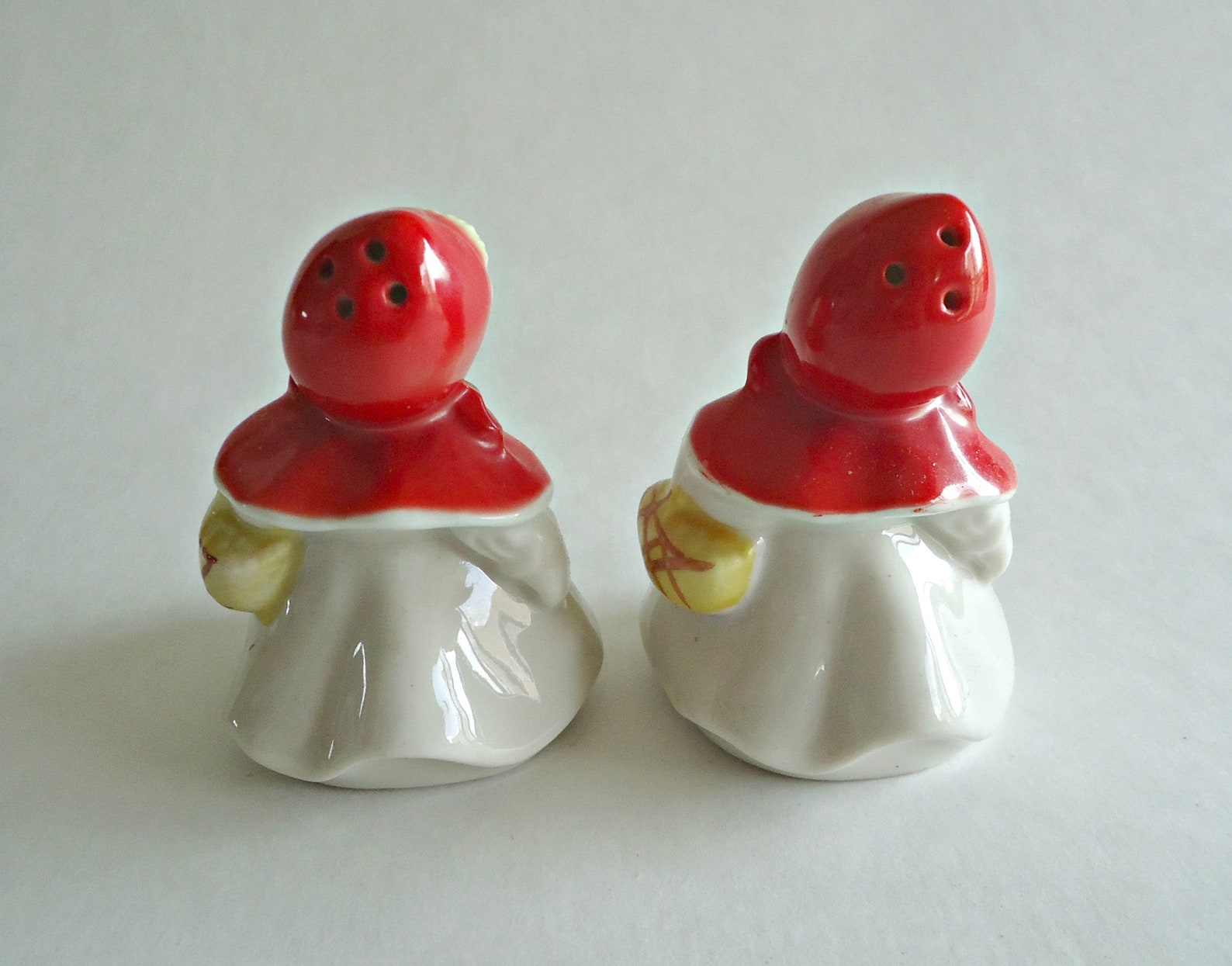 Vintage Salt & Pepper Little Red Riding Hood Hull 1940's | Etsy