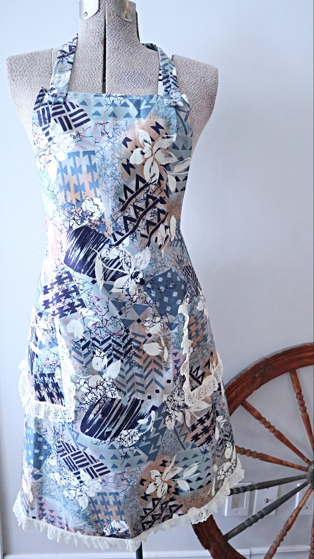 Vintage Apron Full Bib Apron 2 Pockets Eyelet Trim - Etsy