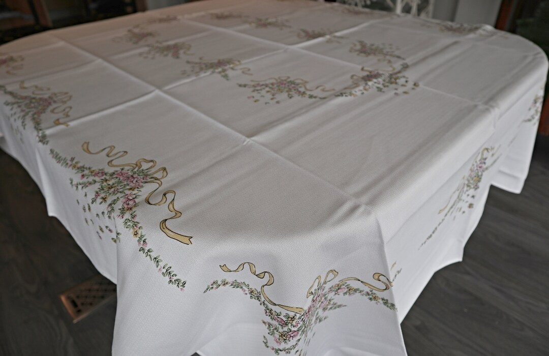 Vintage Tablecloth NOS White With Floral Design Permanent Press Topper ...