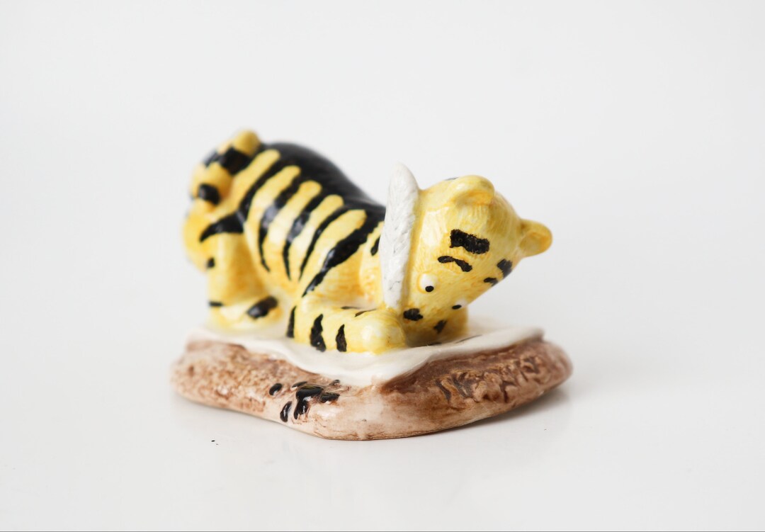 Vintage Royal Doulton Tigger Signs the Rissolution Walt Disney Figurine ...