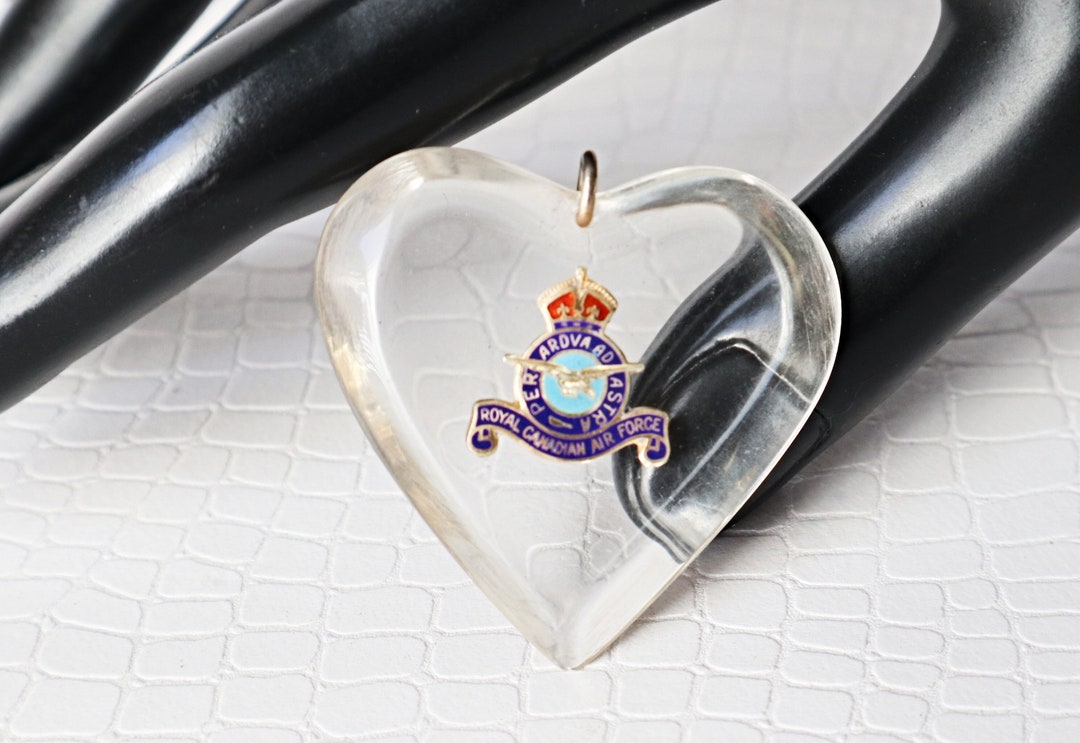 Vintage WW2 Royal Canadian Air Force ( RCAF) Sweetheart Pendant Lucite ...
