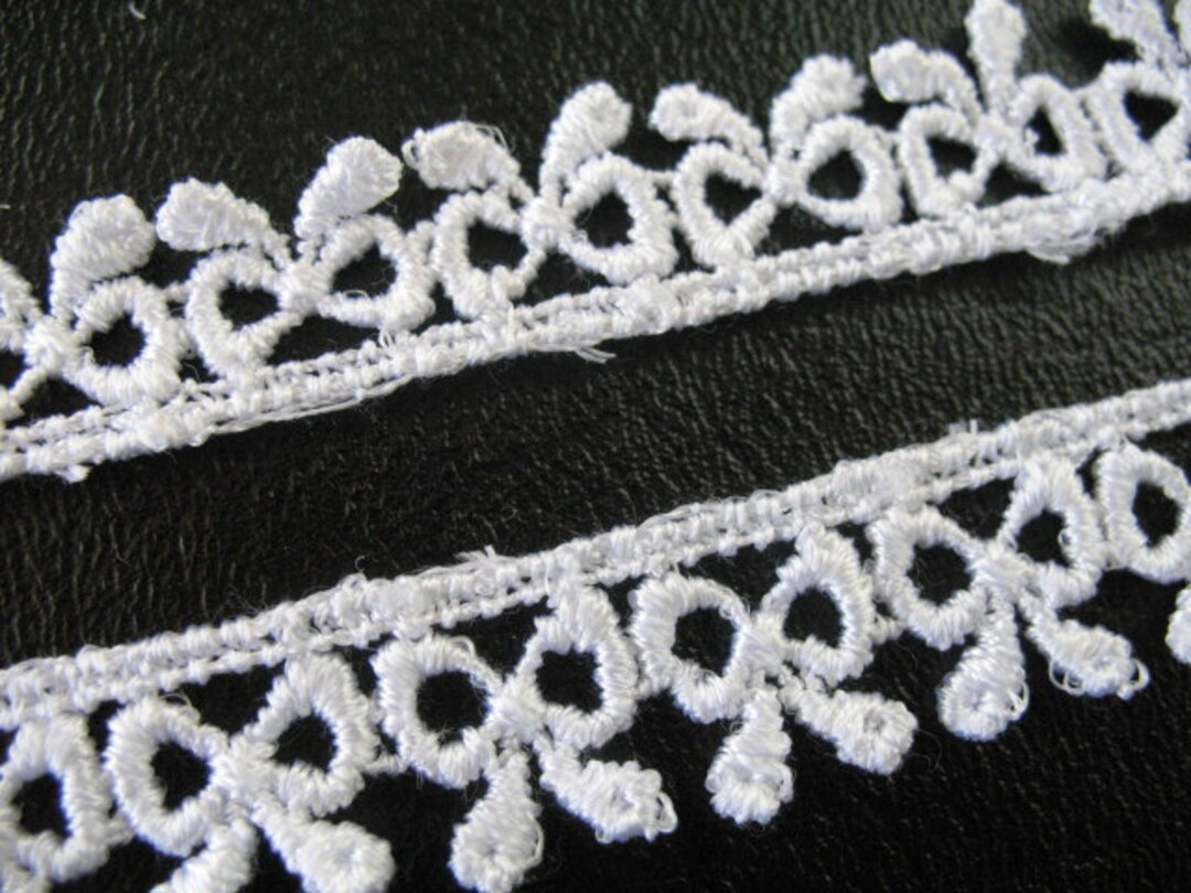 2 Yard WHITE VINTAGE LACE - Etsy