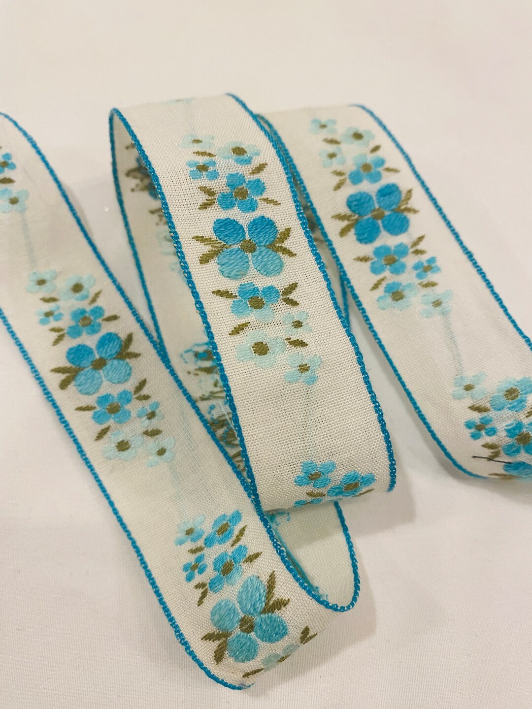 VINTAGE EMBROIDERED RIBBON . - Etsy