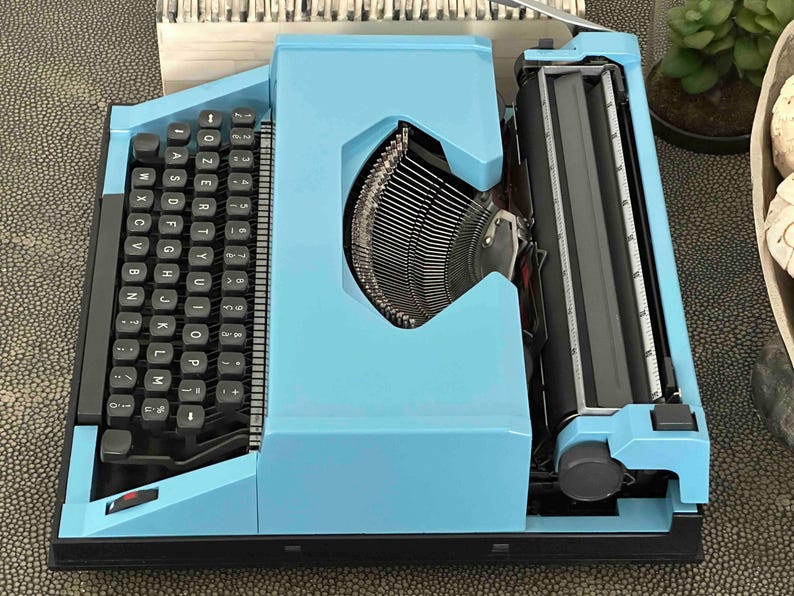 IMC Rover 2000 Typewriter With Qzerty Layout, 1980s, Fully Functional ...