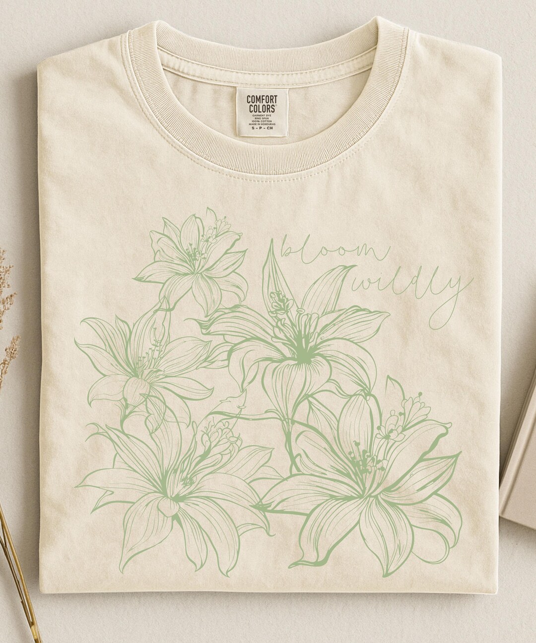 Minimalist Flower Shirt, Bloom Wildly, Boho Style - Etsy