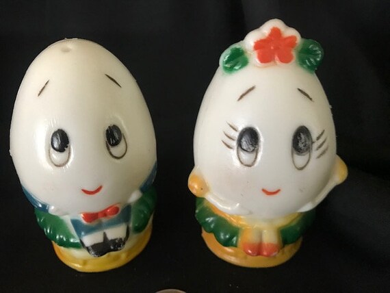 Vintage Plastic Egg Mr & Mrs Humpty Dumpty Salt and Pepper | Etsy