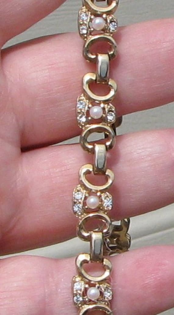 Trifari Crown Trifari Rhinestone & Pearl Necklace Vin… - Gem