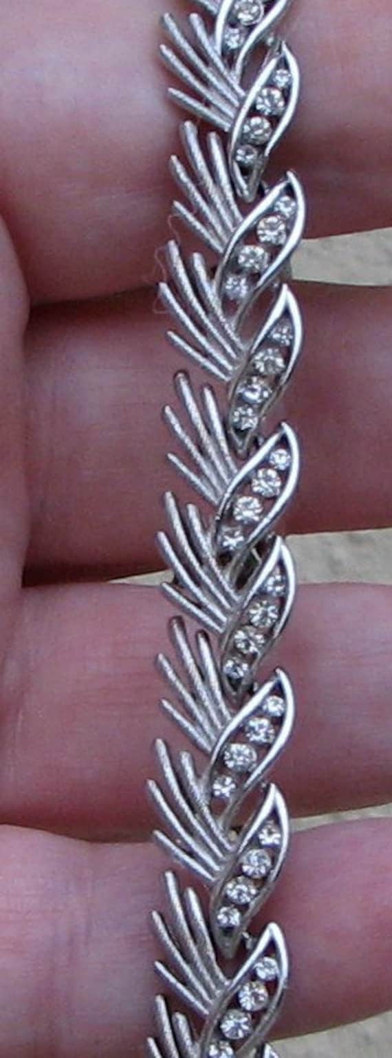 Vintage Trifari Leaf Rhinestone Gem