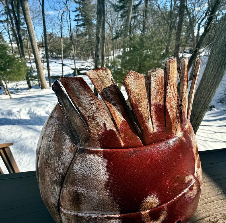 Wilson Volleyball Prop Replica – Cast Away Movie, Full Sized Rare 1/1 ...