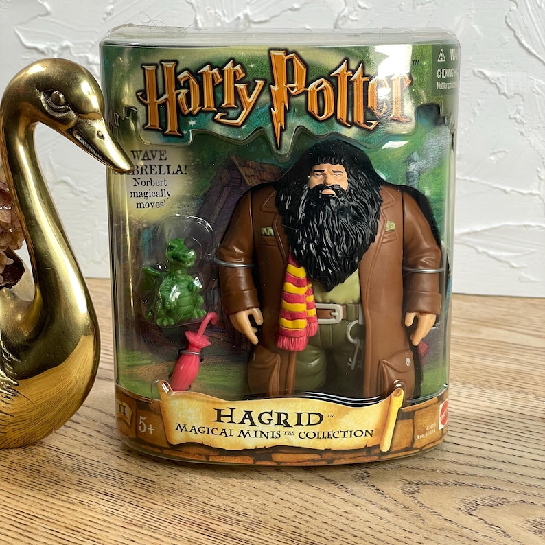 Vintage Harry Potter "hagrid W/norbert" Figurine --2001 Magical Minis ...