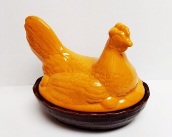 Yellow hen on nest | Etsy