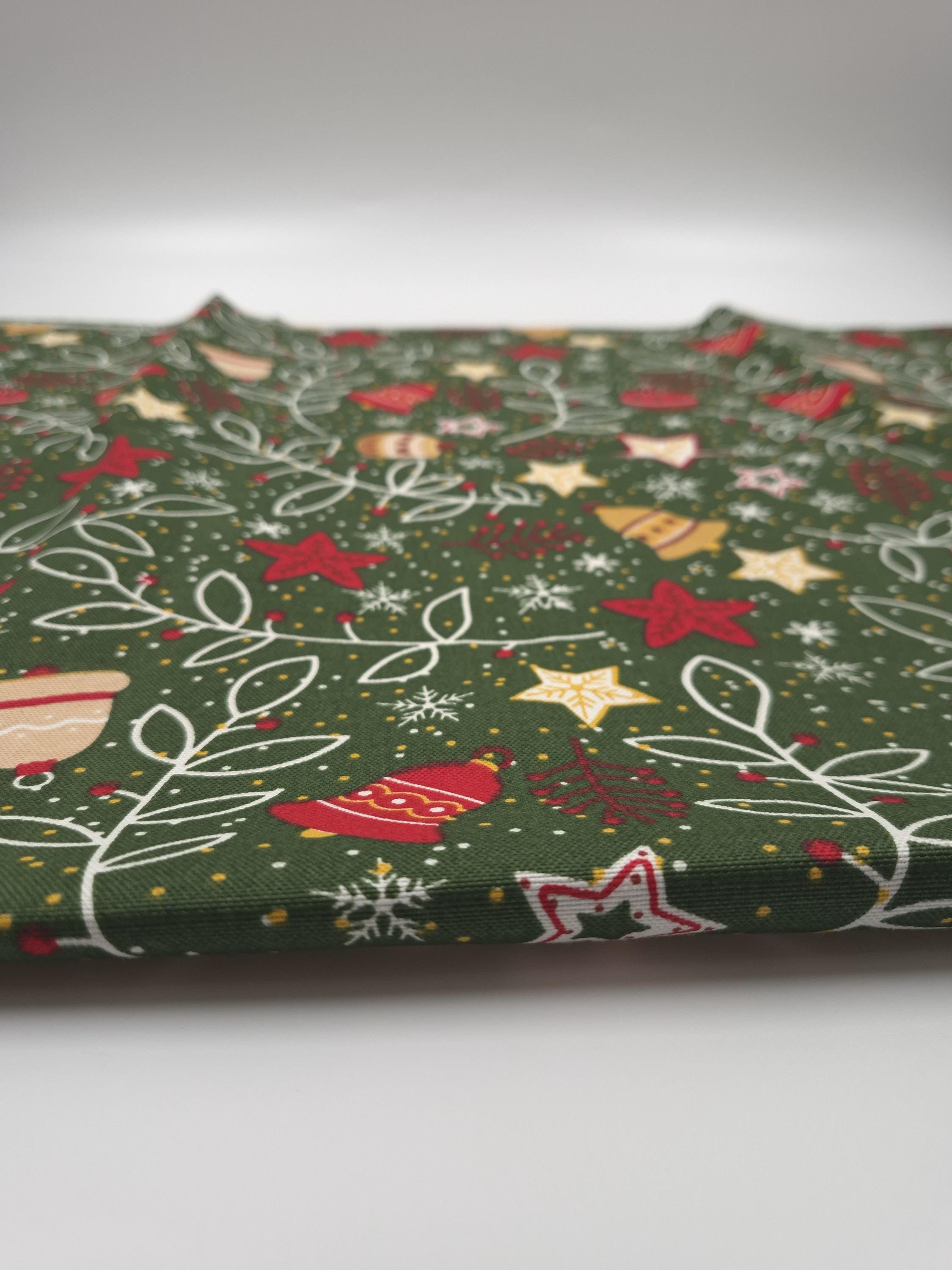 Christmas Table Cloth and Runner, Xmas Fat Quarters Canvas Fabric ...