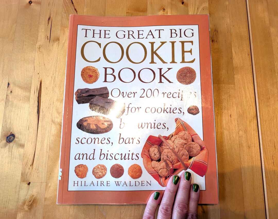 Vintage 1999 Cookie Book – Over 200 Recipes, Paperback - Etsy