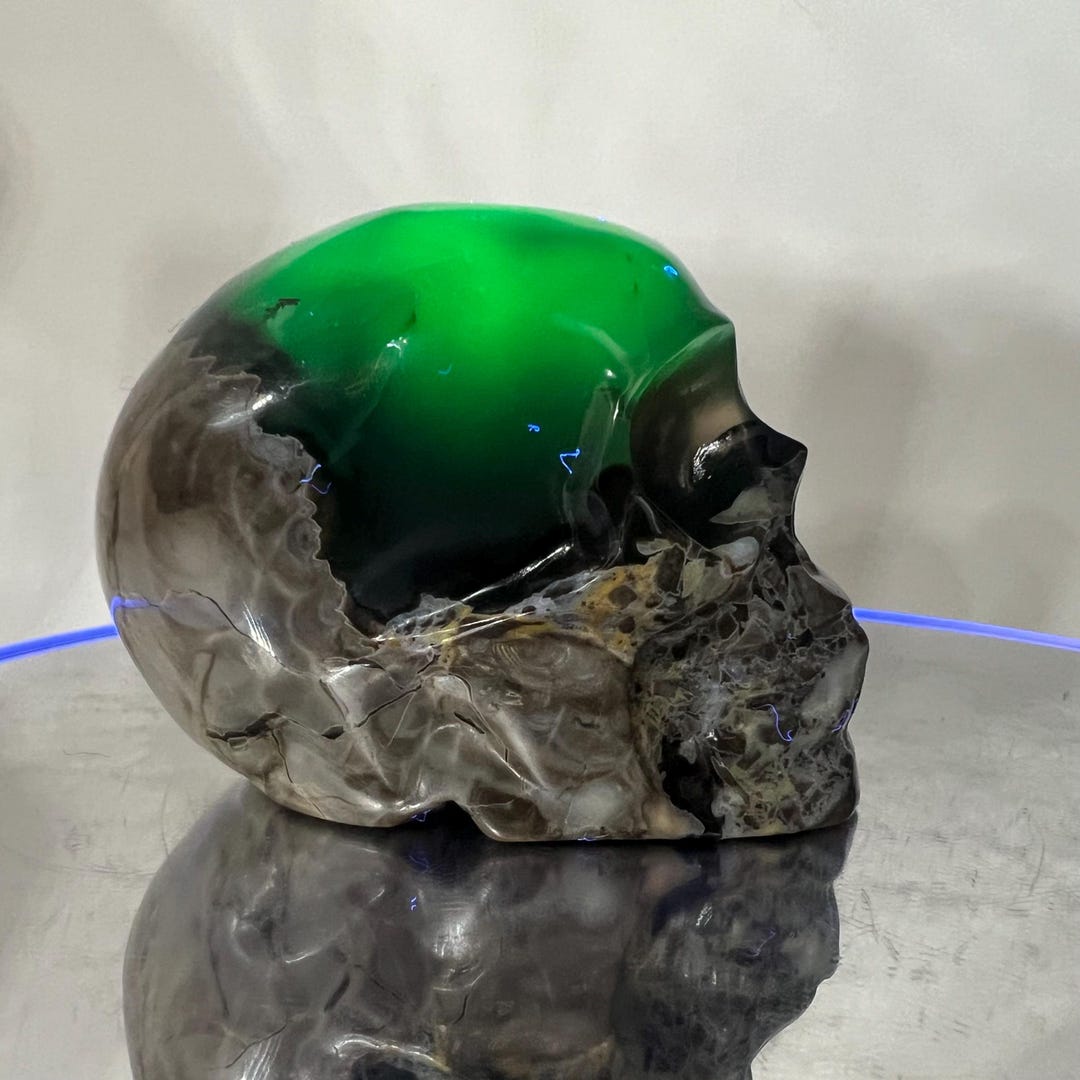 UV Reactive Volcano Agate Skull – Blacklight Glow Crystal Carving ...