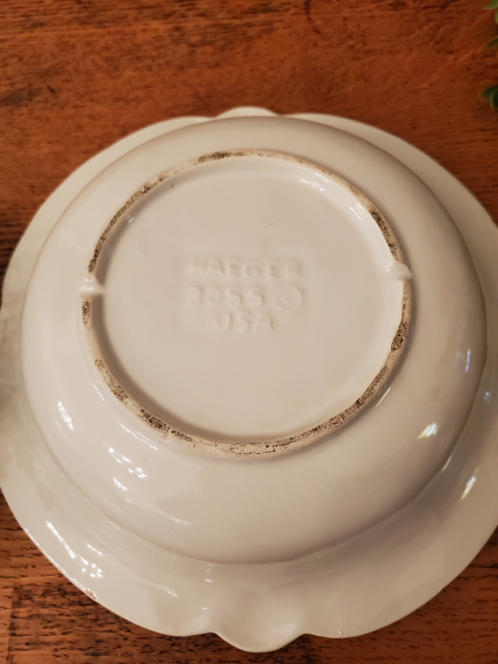 Beautiful Haeger Pottery 3055 Creamy White Bowl Featuring Fleur De Lis ...