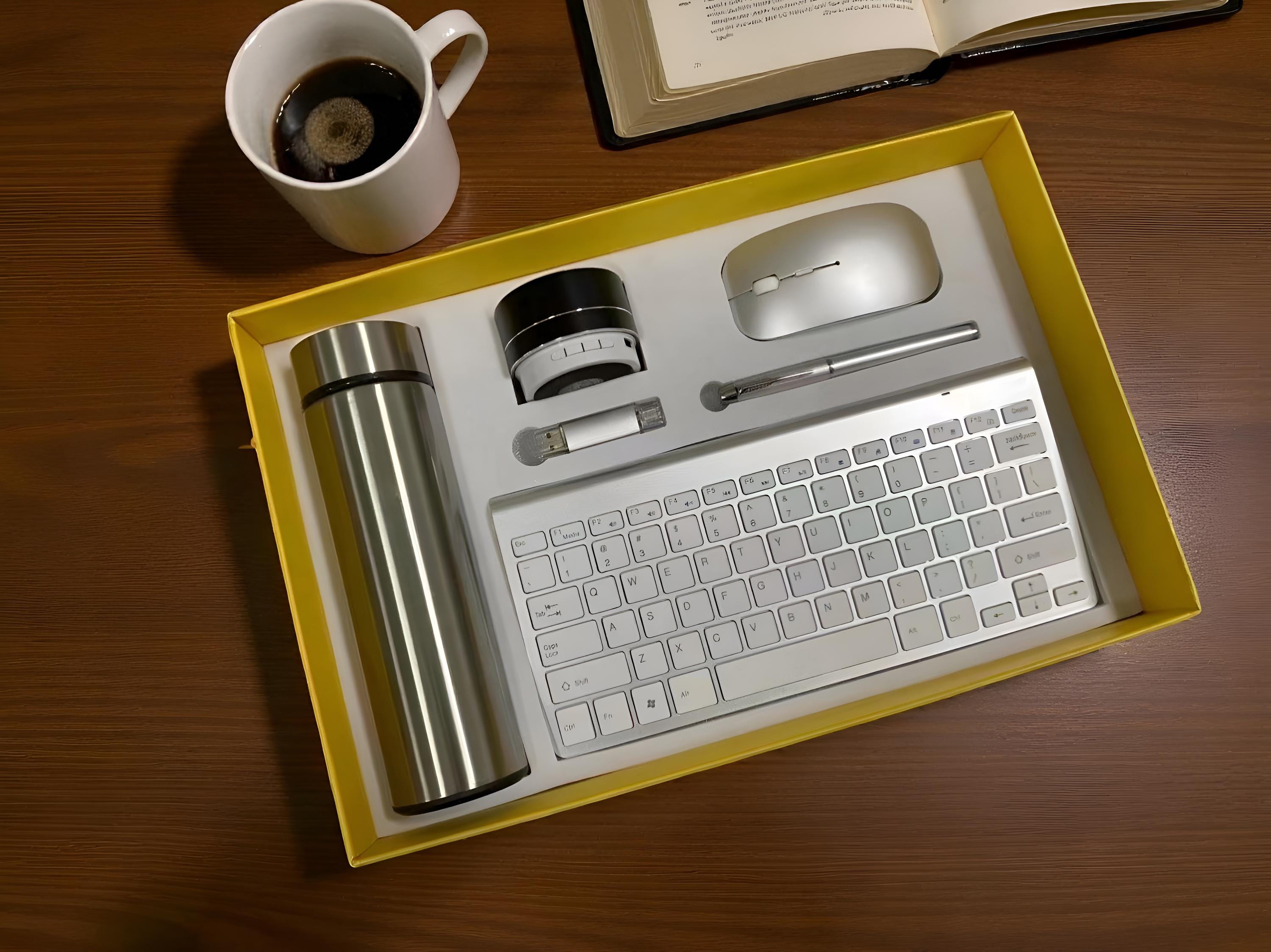 Personalized Men's Business Gift Set: Computer Keyboard and Mouse, USB ...