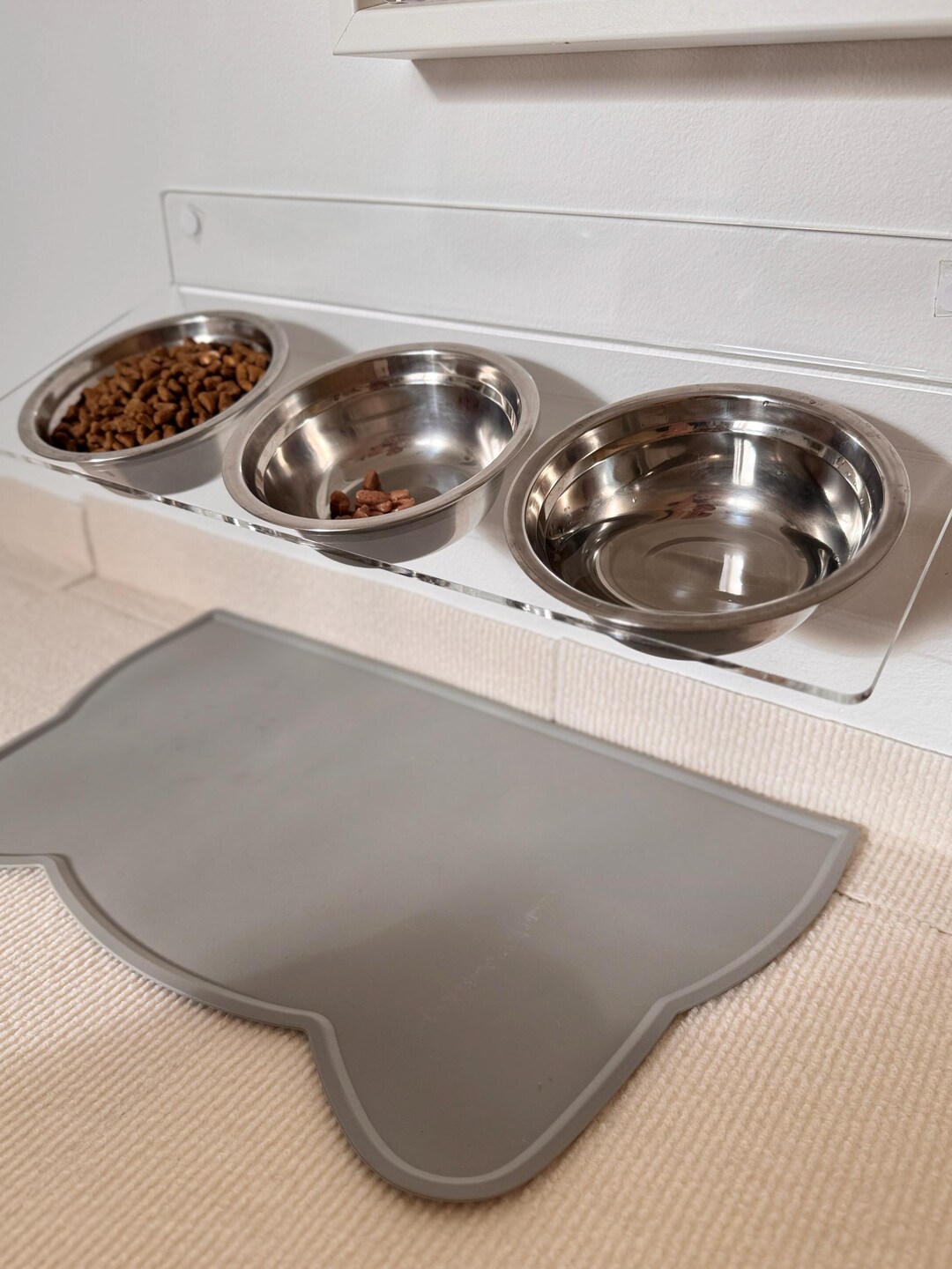 Acrylic Tilted Triple Pet Bowl Shelf 75. Wall Mounted Feeder. 3 Cat ...