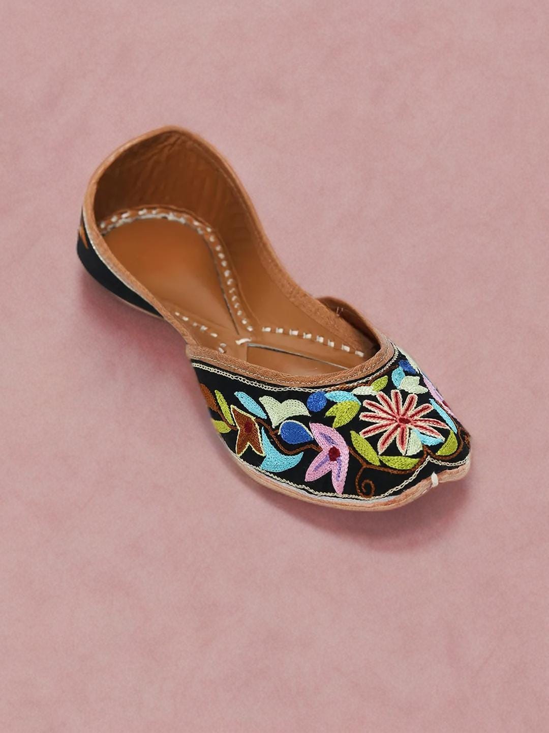 Black Leather Embroidered Mojari Jutti Comfortable Women Wedding Flats ...