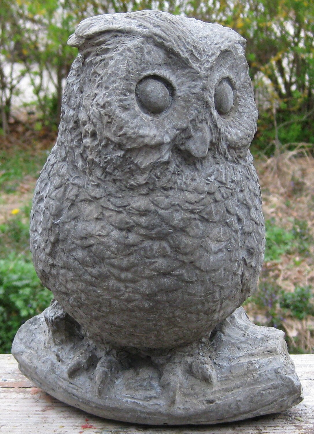 Garden Owl Tree Statue Saluting Resin Bird Yard Decoration With Hanging ...