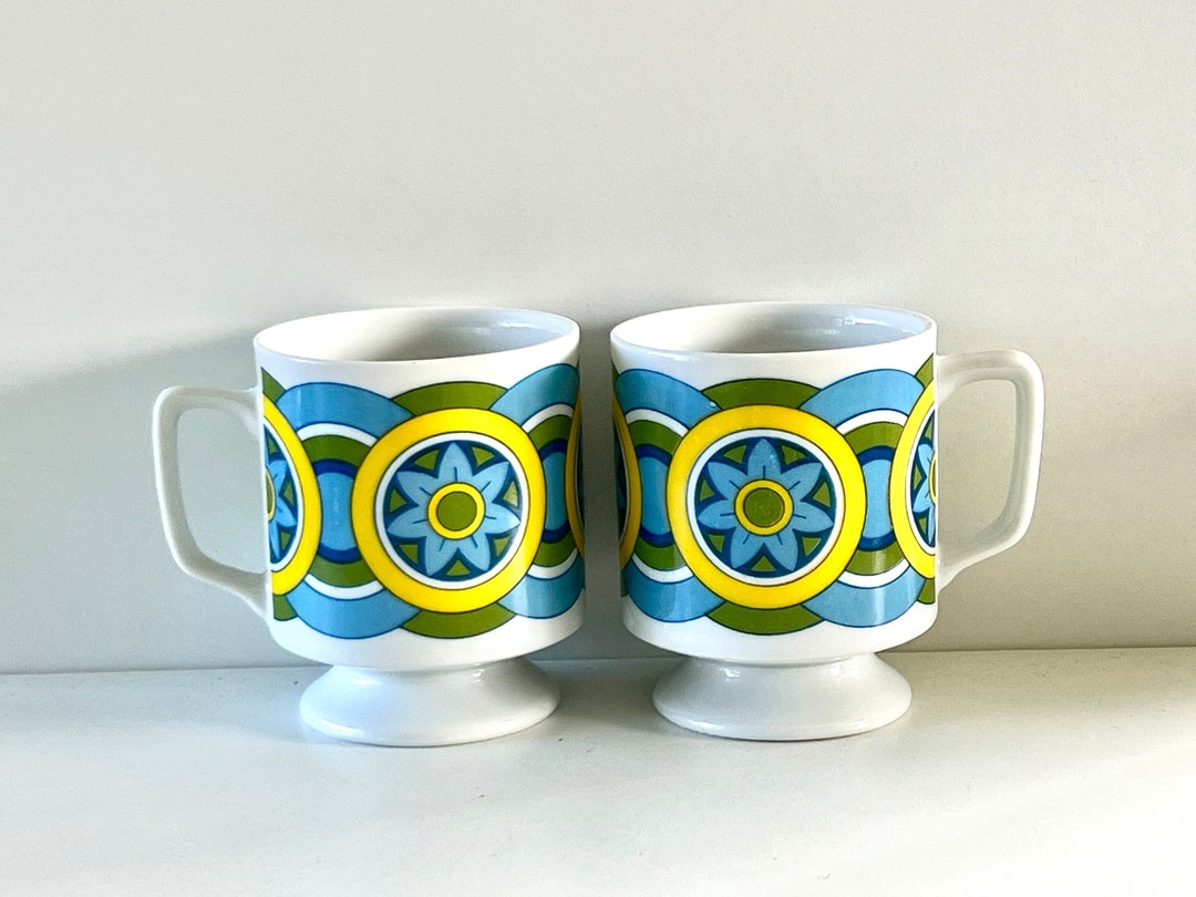 2 Vintage Pedestal Footed Coffee Mugs - Etsy
