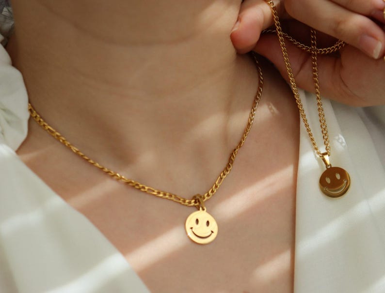 18k Gold Smiley Face Necklace · Happy Face Emoji Pendant Necklace Charm ...