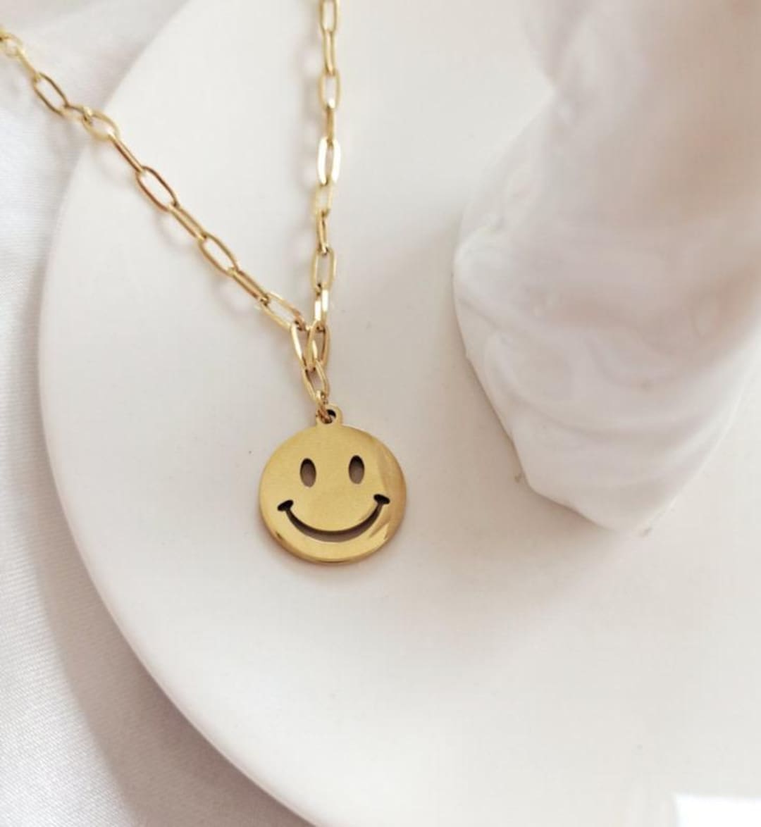 18k Gold Smiley Face Necklace · Happy Face Emoji Pendant Necklace Charm ...