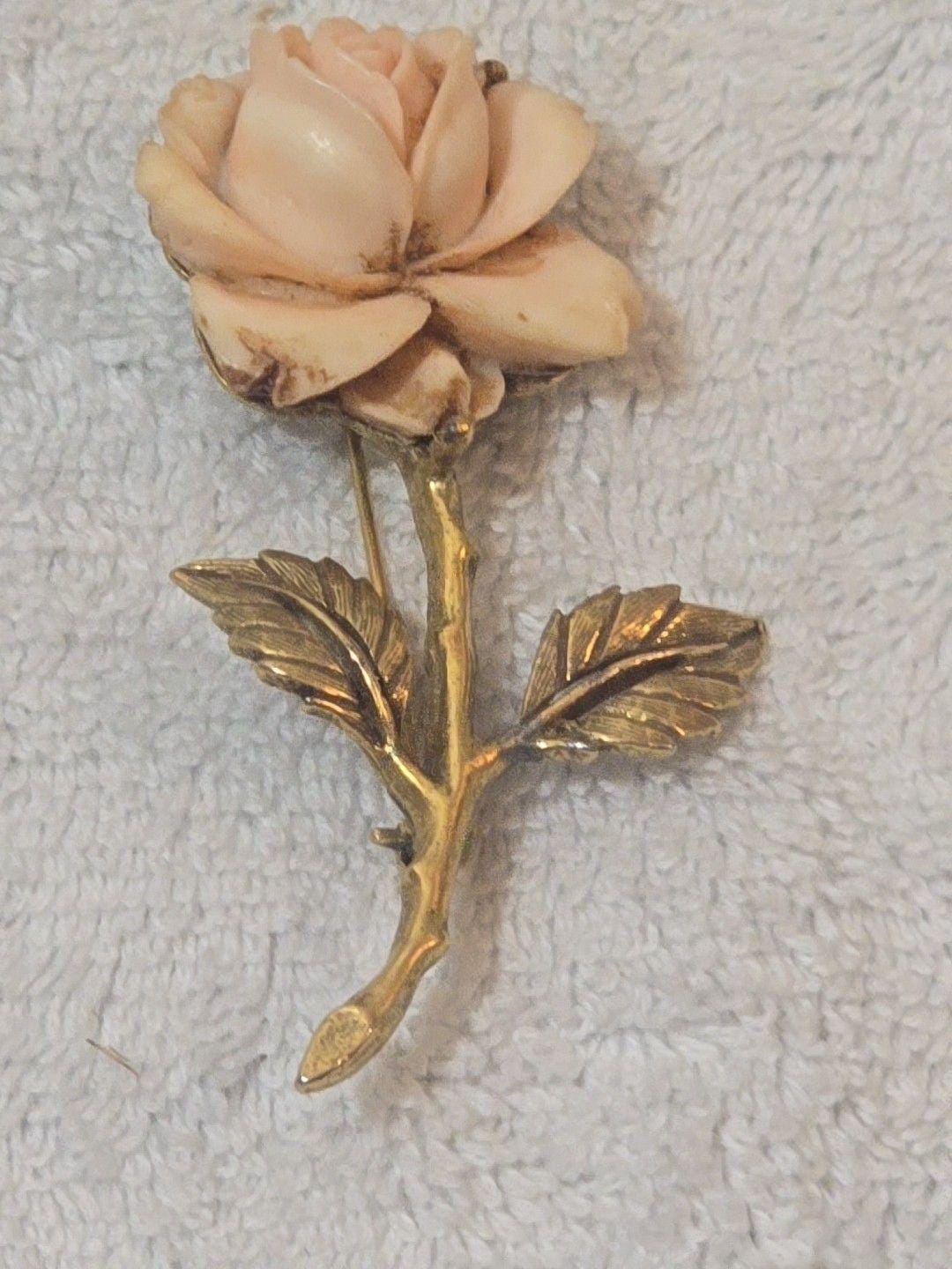 Vintage Boucher-style 3D Rose Flower Brooch Gold Tone Molded Plastic ...