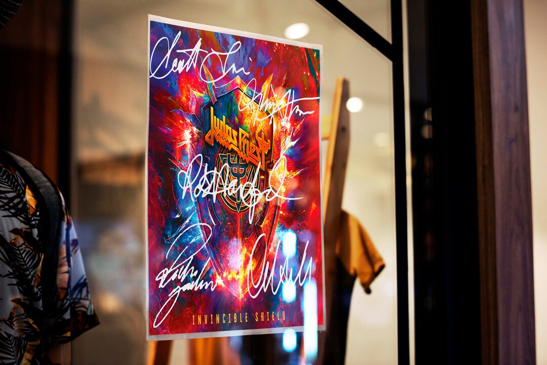 Invincible Shield Album Cover Signatures Signed by Judas Priest Members ...