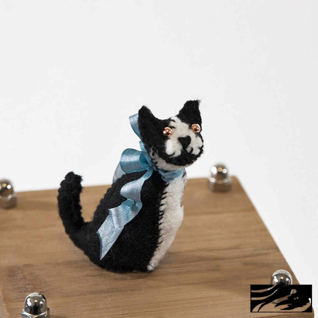 Tuxedo Cat / Felt Cat With Bow / Handmade / Handsewn - Etsy