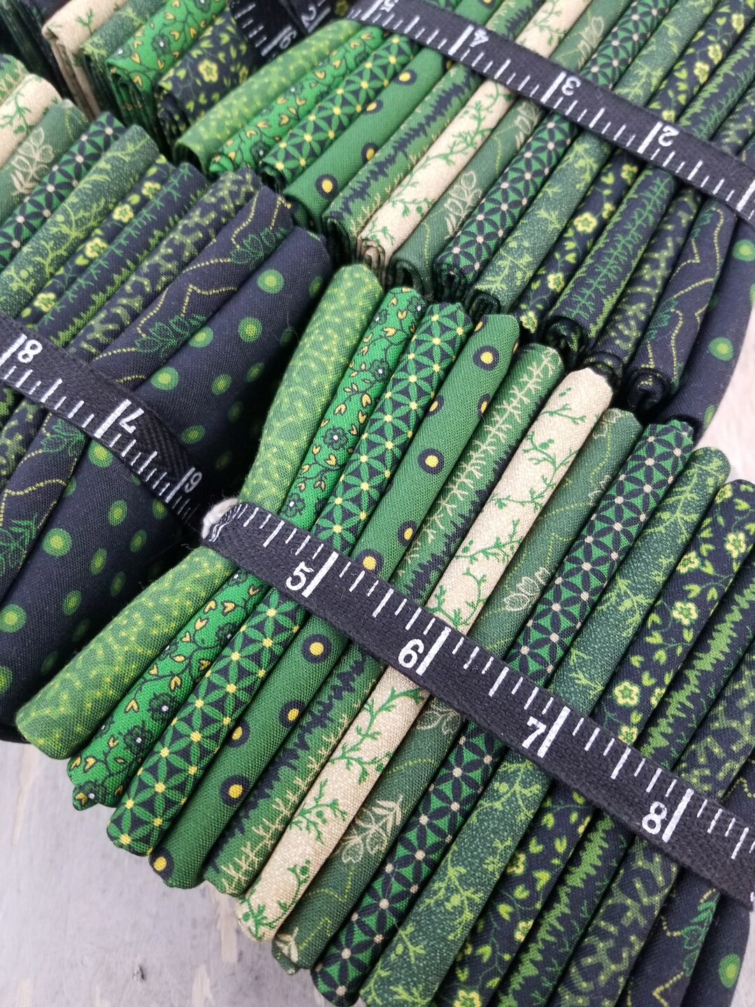 Circa: Poison Green...fat Quarter Bundle...whistler Studios...windham ...
