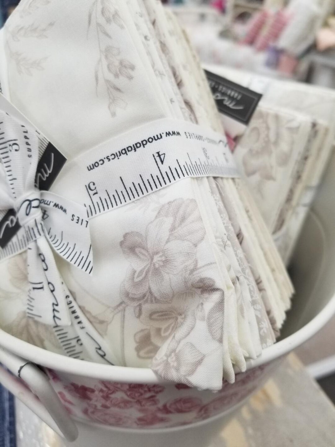 3 Sisters Favorites...vintage Linens...fq Bundle...moda Fabrics - Etsy