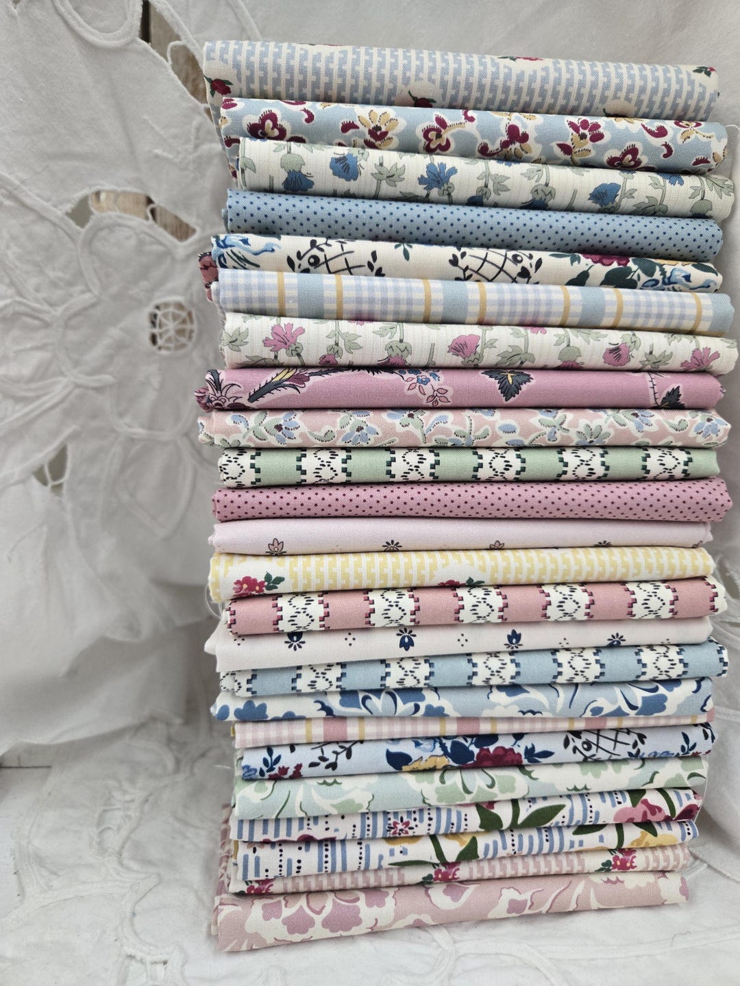 Forget-me-not Rose...fq Bundle...emma Newman of Gathering Thread...devonstone Collection...24 ...