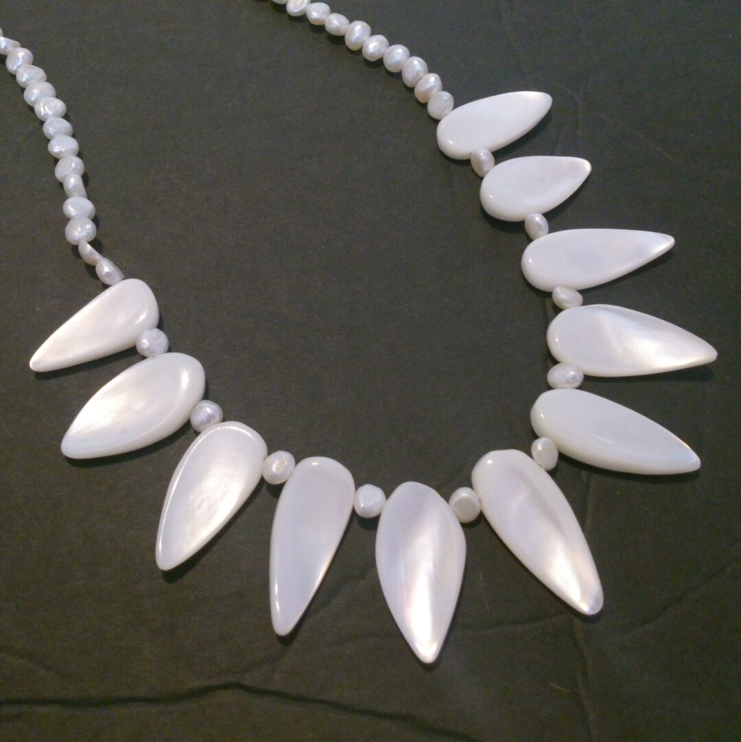 White Freshwater Pearl and Mother of Pearl Beaded Necklace - Etsy