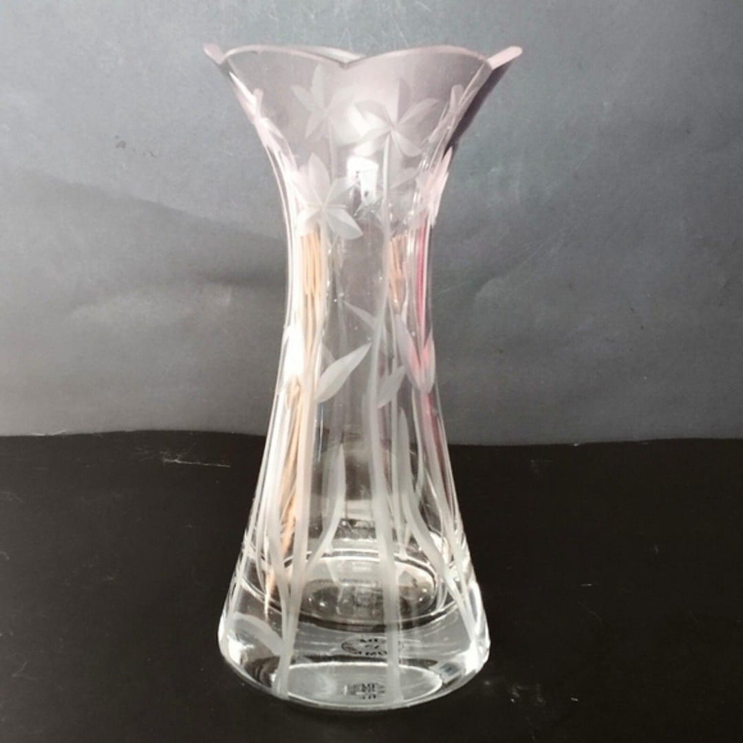 Vintage Romanian Etched Crystal Scalloped Vase - Etsy