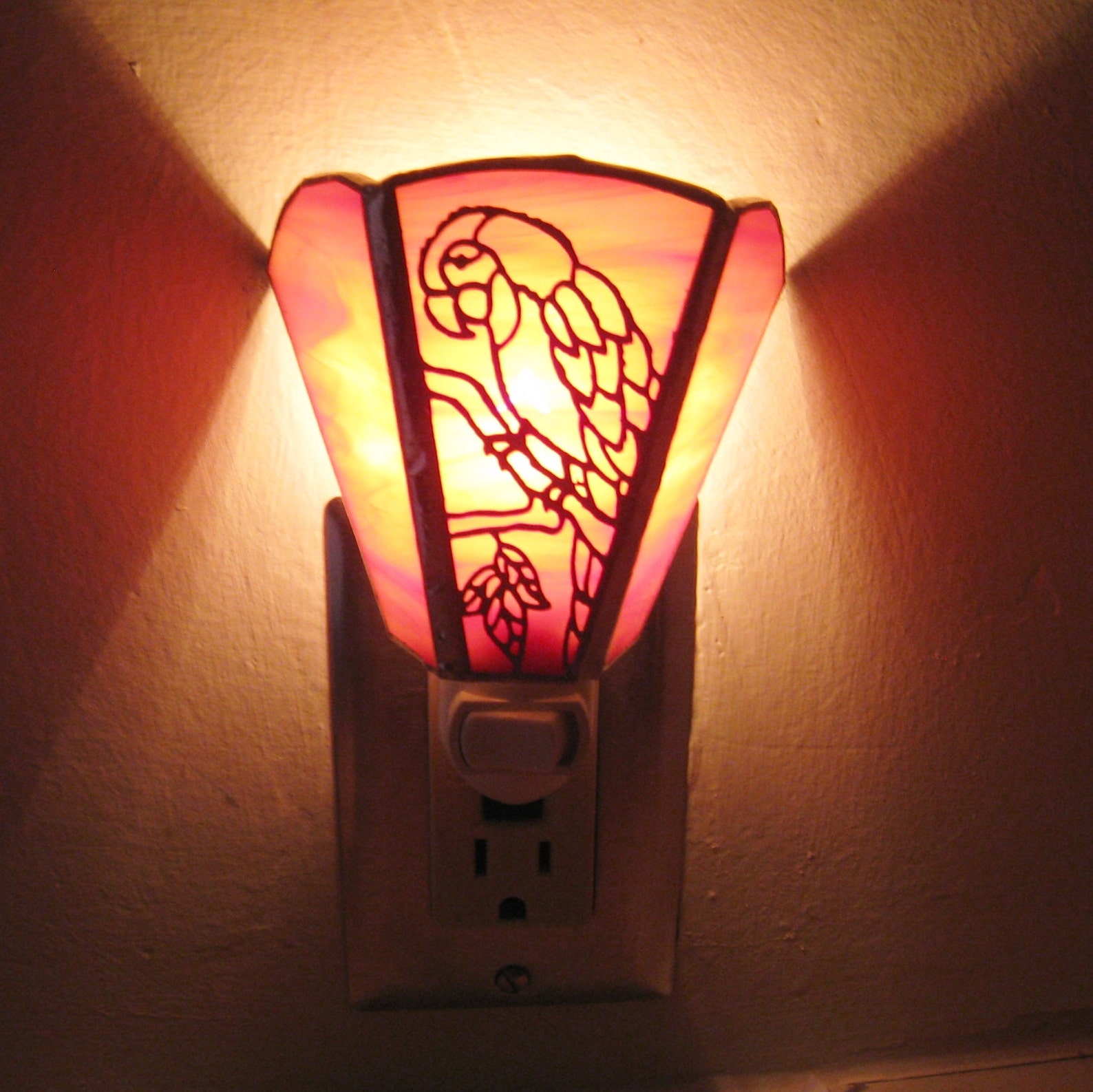 Stained Glass Parrot Night Light~ Peach Salmon Parrot Bird Nightlight ...