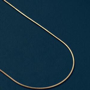 Yellow Gold Men's Necklace - 1mm Thin and Minimalist Tube Like Snake ...