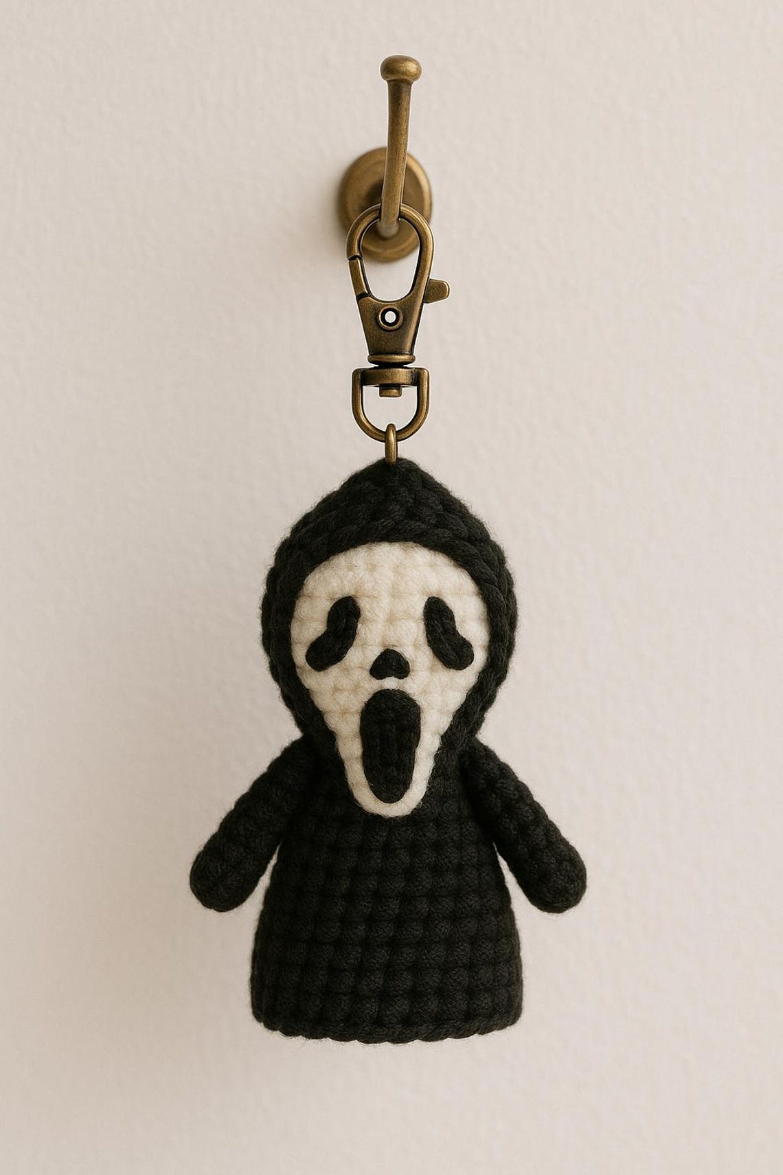 Ghost Face Crochet Keychain Pattern | Amigurumi Halloween (PDF) - Etsy