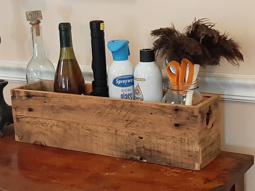 Farmhouse Style Boxes, Reclaimed Lumber, Table Centerpieces as Decor ...