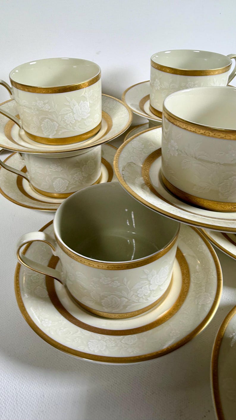 Mikasa Antique Lace L5531 Tea Cup and Saucer Fine China Japan Gold Trim ...