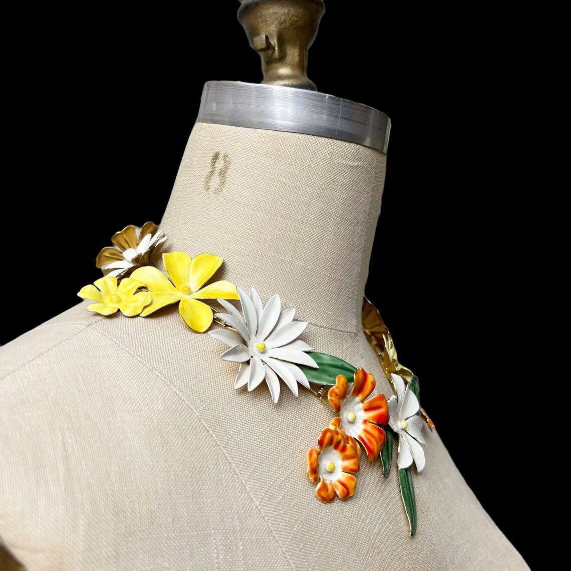 1960s Sandor Flower Necklace Enamel Daisy Gold Tone Womens Vintage ...