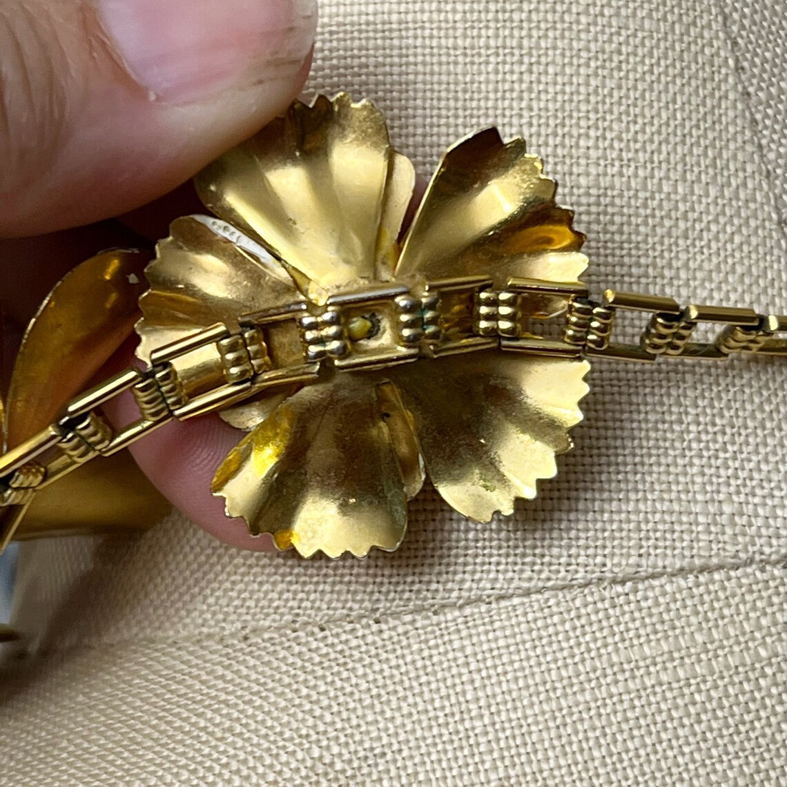 1960s Sandor Flower Necklace Enamel Daisy Gold Tone Womens Vintage ...