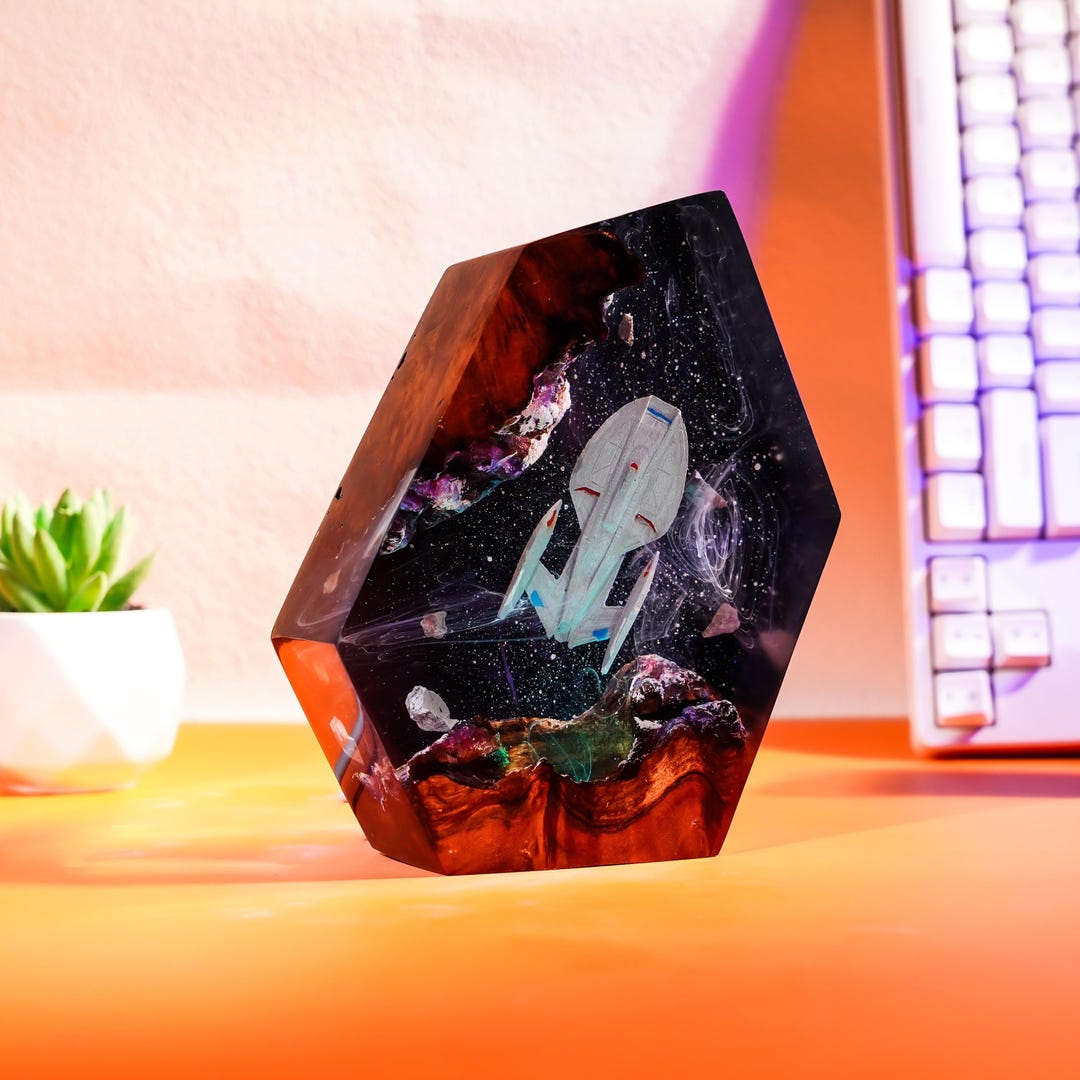 Star Trek Voyager Inspired Resin Art, Sci-fi Spaceship Wood and Epoxy ...