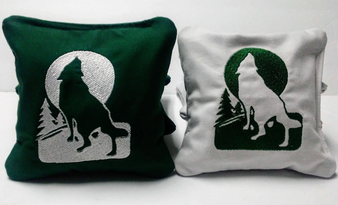Wolf Cornhole Bags, Howling Wolf Silhouette Game Bags, Canid Corn Hole ...