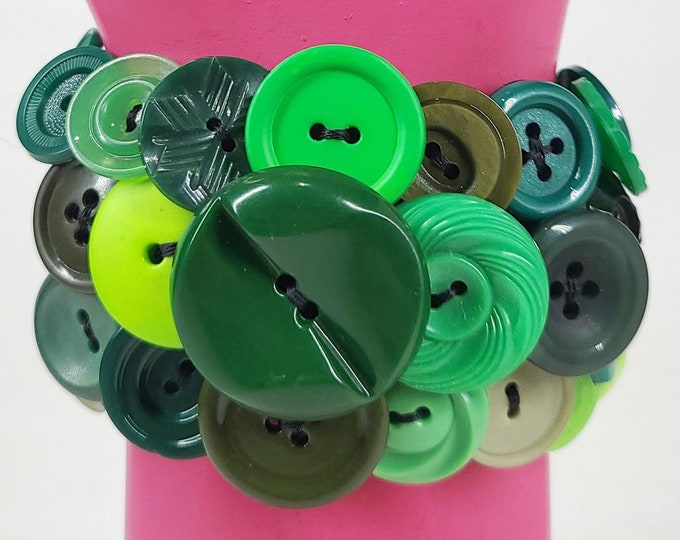 Upcycled Vintage Button Bracelet in Green - 7.3 Inches - Chunky ...